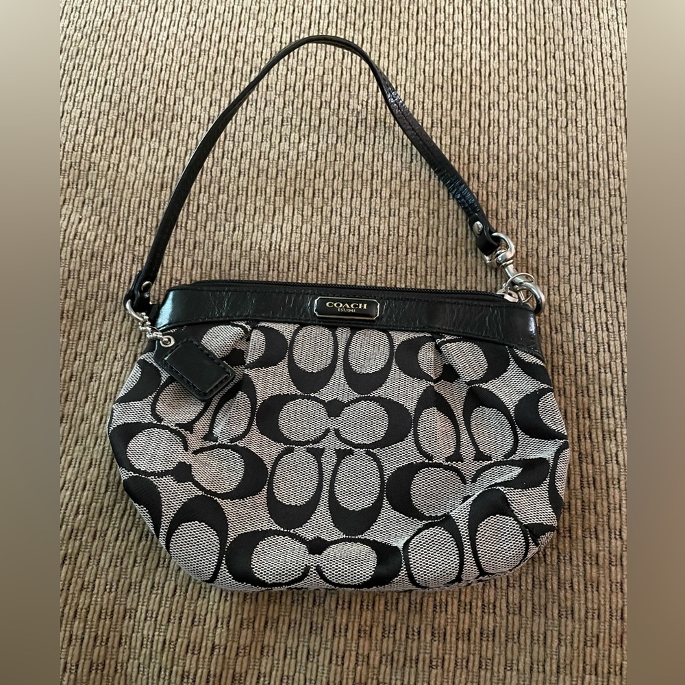 Coach Signature C Wristlet - Gem